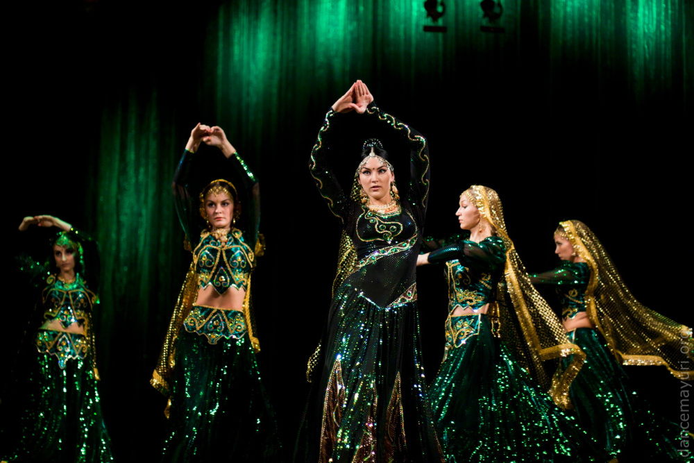 How Indian Films Inspired Dance Troupe Mayuri in Petrozavodsk - Center ...